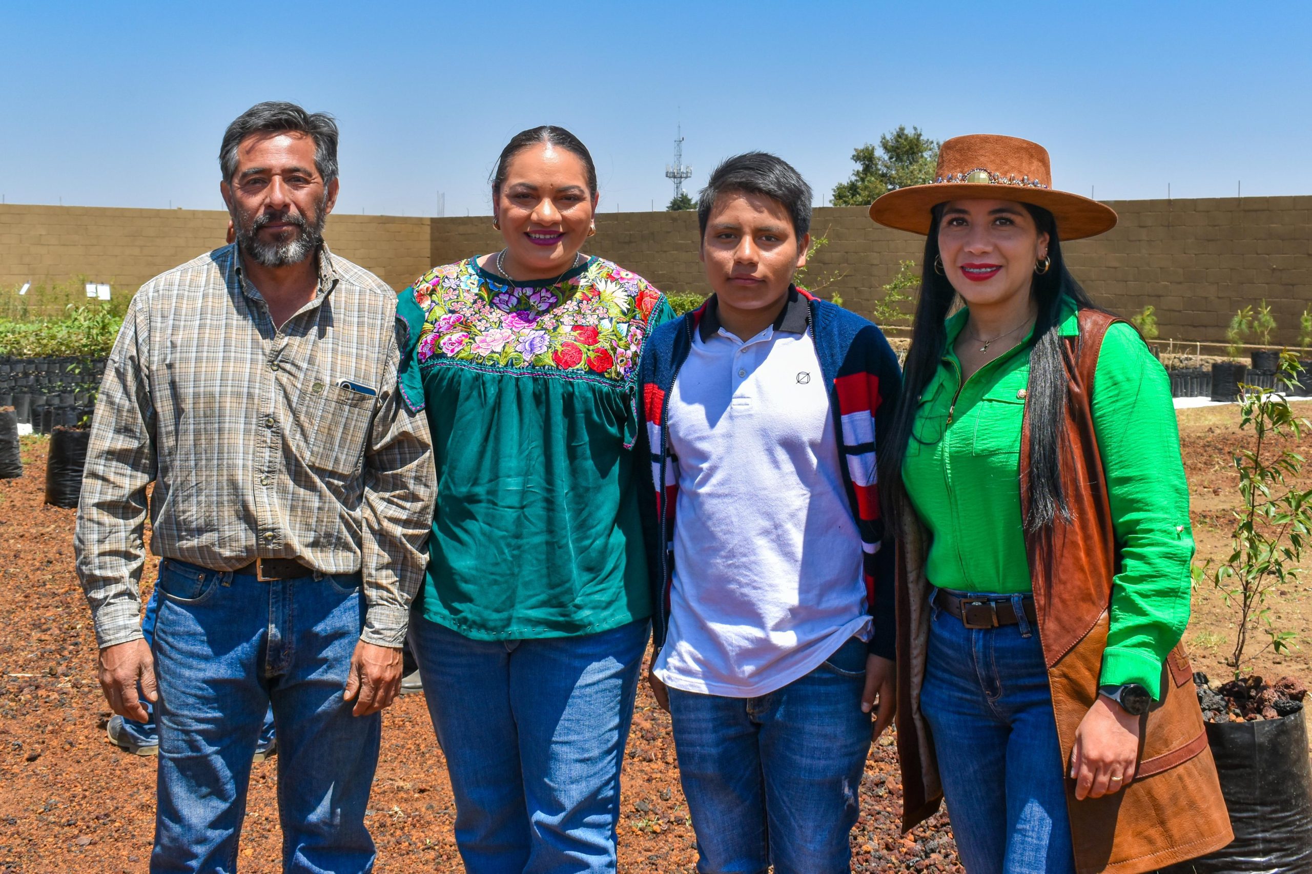 Impulsa Alhely R. Arronis Centro de Conservación Vegetal en Tenango del ...